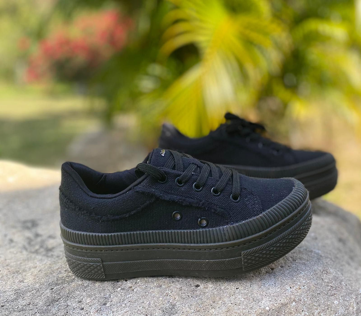 Kolosh Wide sole sneaker – D’ Fashion Girl